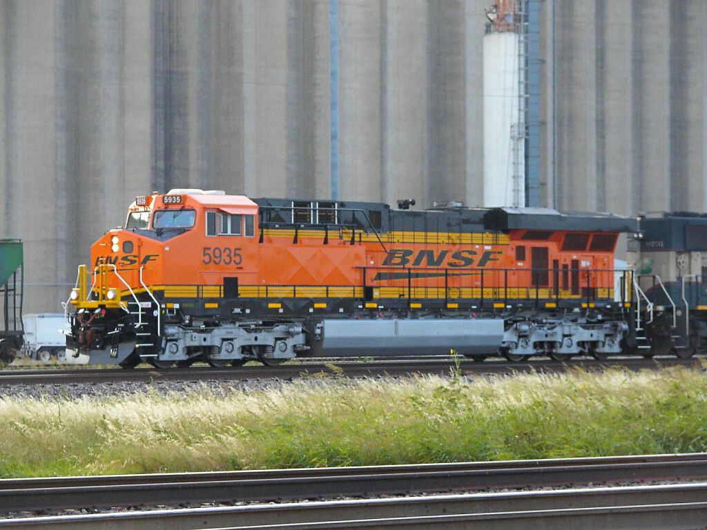 BNSF 5935